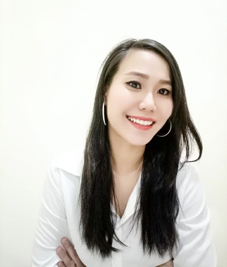 Selina Au – QueenTours